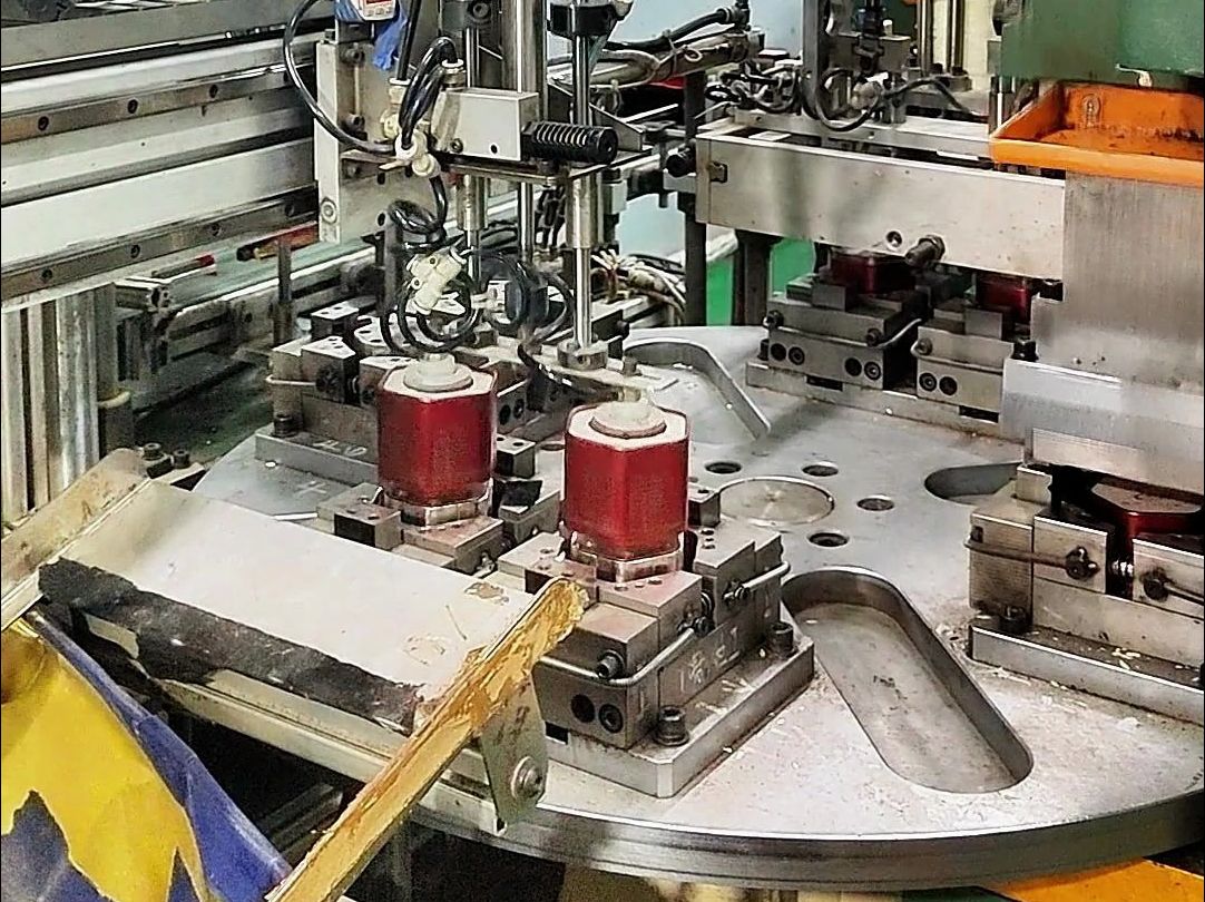 ...万个铁盒,老板心情都变好了,六角形安宫铁盒包装,异形安宫牛黄丸铁罐