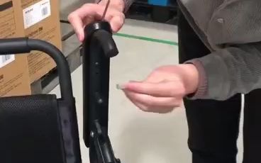 电动轮椅XSW001-B控制器左右更换操作