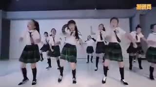 爵士舞儿童节集体舞蹈视频 六一小学舞蹈视频 《EIEI》
