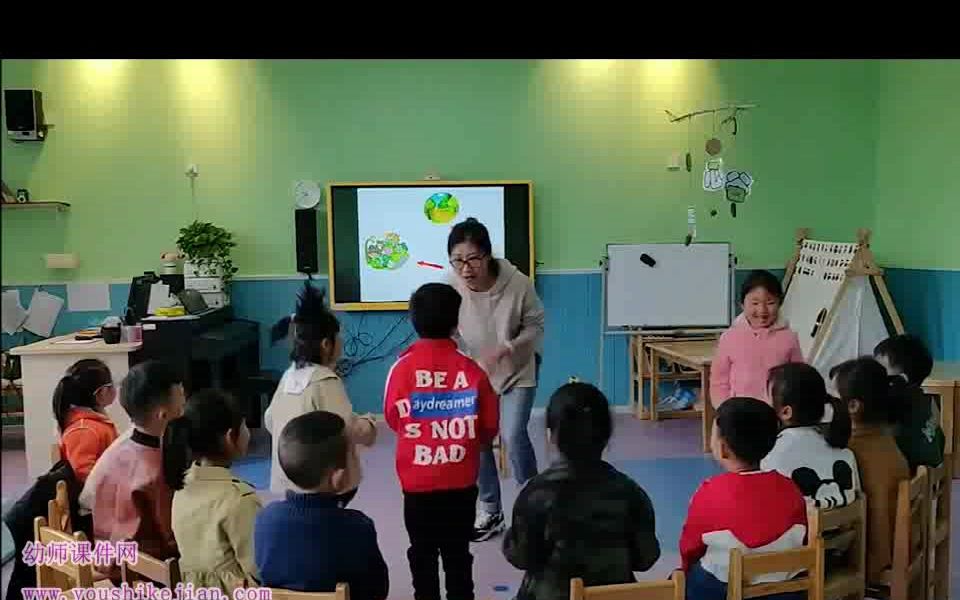幼儿园中班安全教育《三只小猪》社会领域活动优质课公开课
