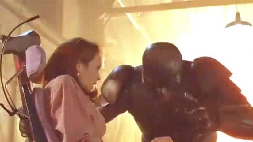 这个残疾人轮椅竟配置有这么先进的武器装备,太强悍了!