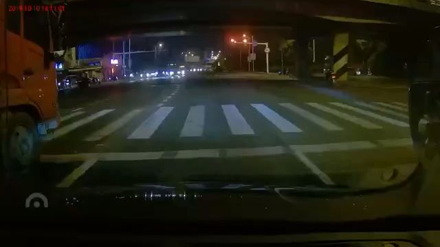 江苏无锡高架桥垮塌视频