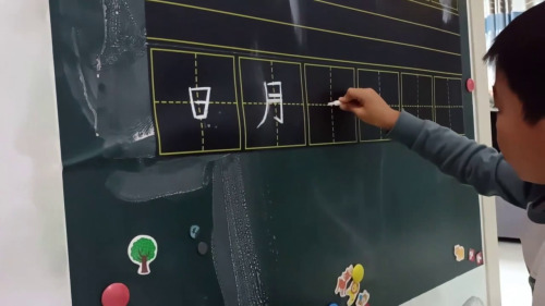 惊!一年级小学生开启居家教学模式,教爸爸带娃快乐根本停不下来