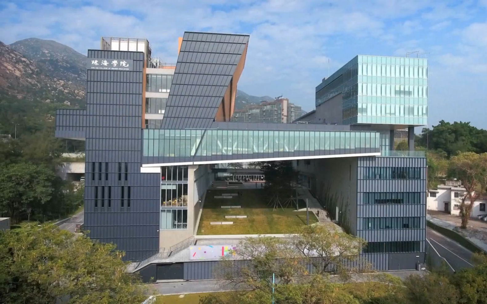 将限制转化为灵感,香港珠海学院新校园/ 许李严建筑