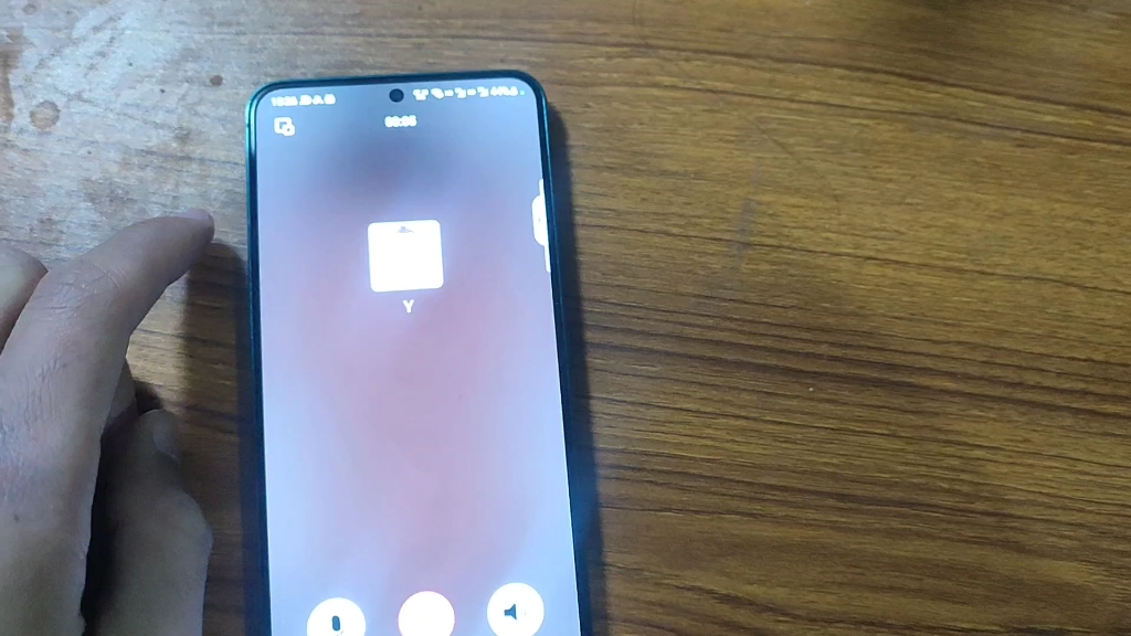 ...在看视频打游戏有声音占着扬声器的时候接通微信电话一直有消息提...