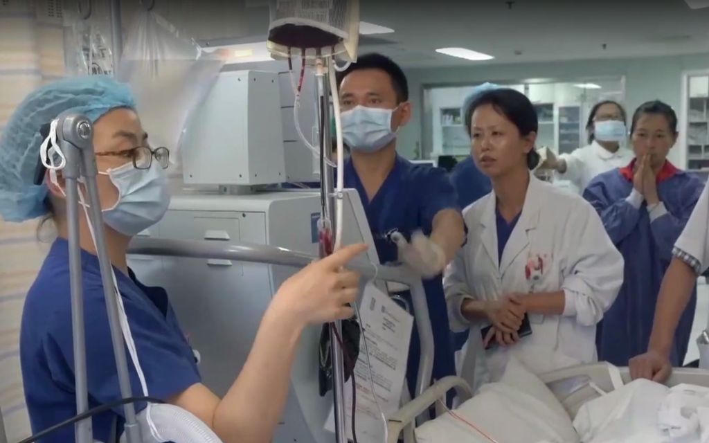 豆瓣9.6分!医生是人不是神,国内第一部医疗纪实纪录片