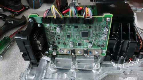 新能源汽车维修揭秘:手把手教你修电机控制器,告别天价维修费!