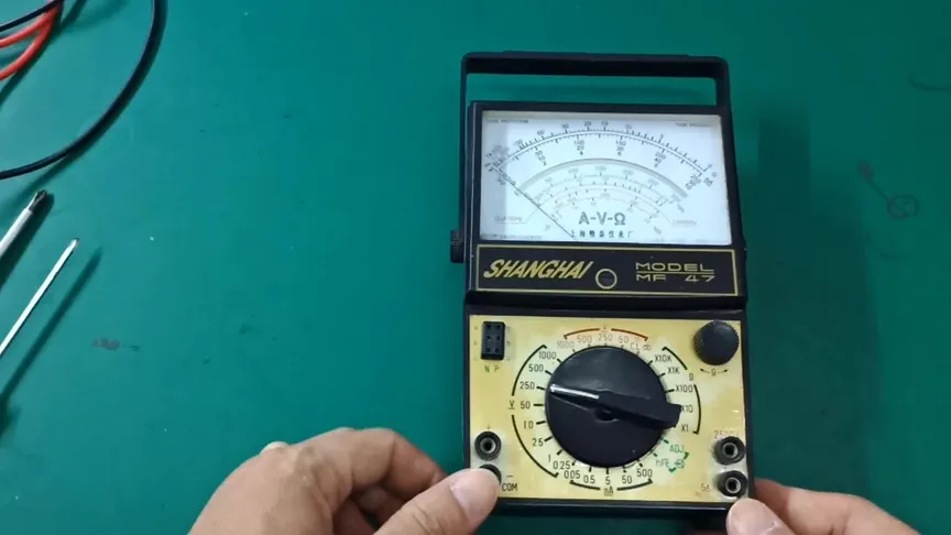 拆一个18年前的MF47指针万用表!有兴趣的朋友请进来看看!