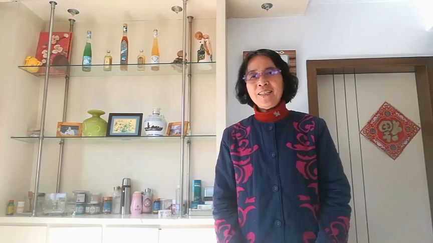 利用旧毛线怎么织漂亮的小地毯,籽铱奶奶告诉你方法。