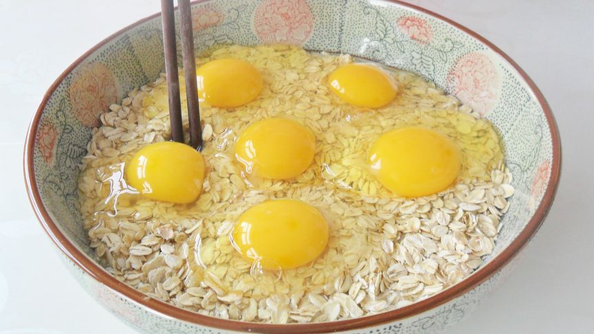 鸡蛋别炒着吃了,加一碗麦片,教你新吃法,营养解馋,孩子抢着吃