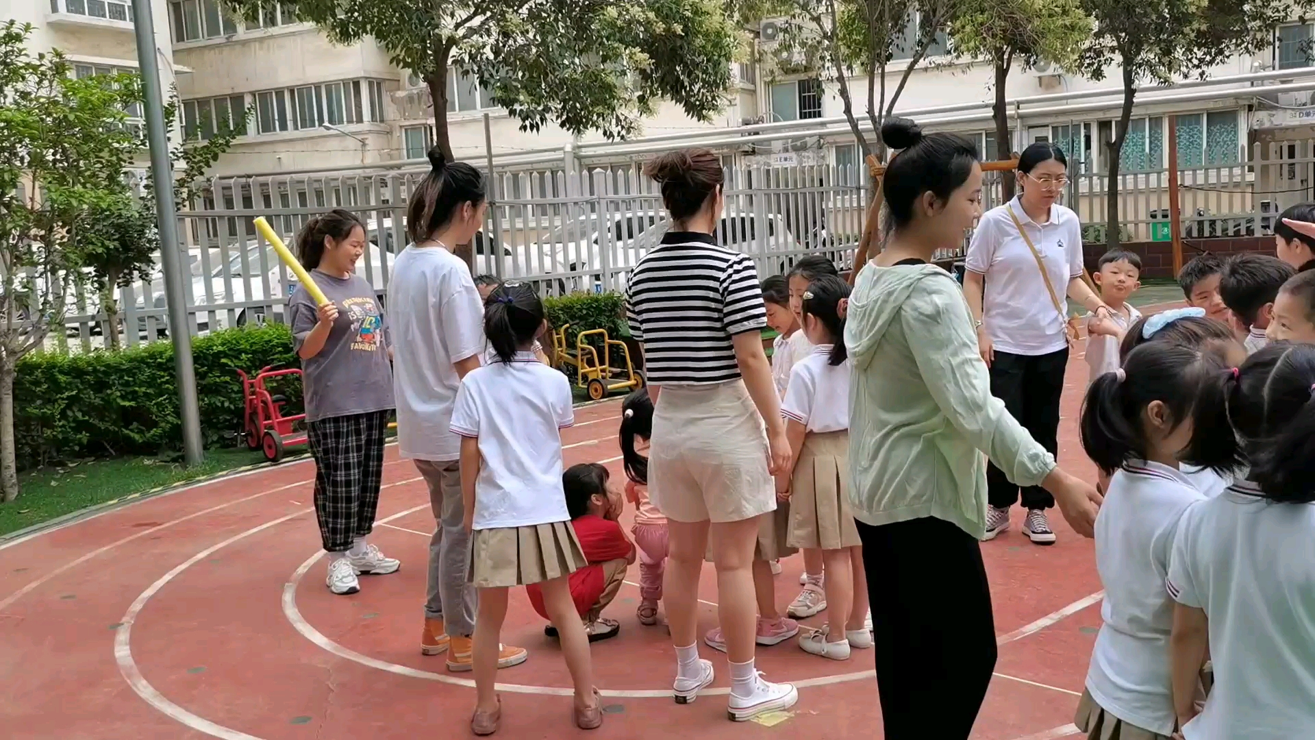 周五活动设计课第五组幼儿园大班健康领域体育活动试讲《我们一起来...