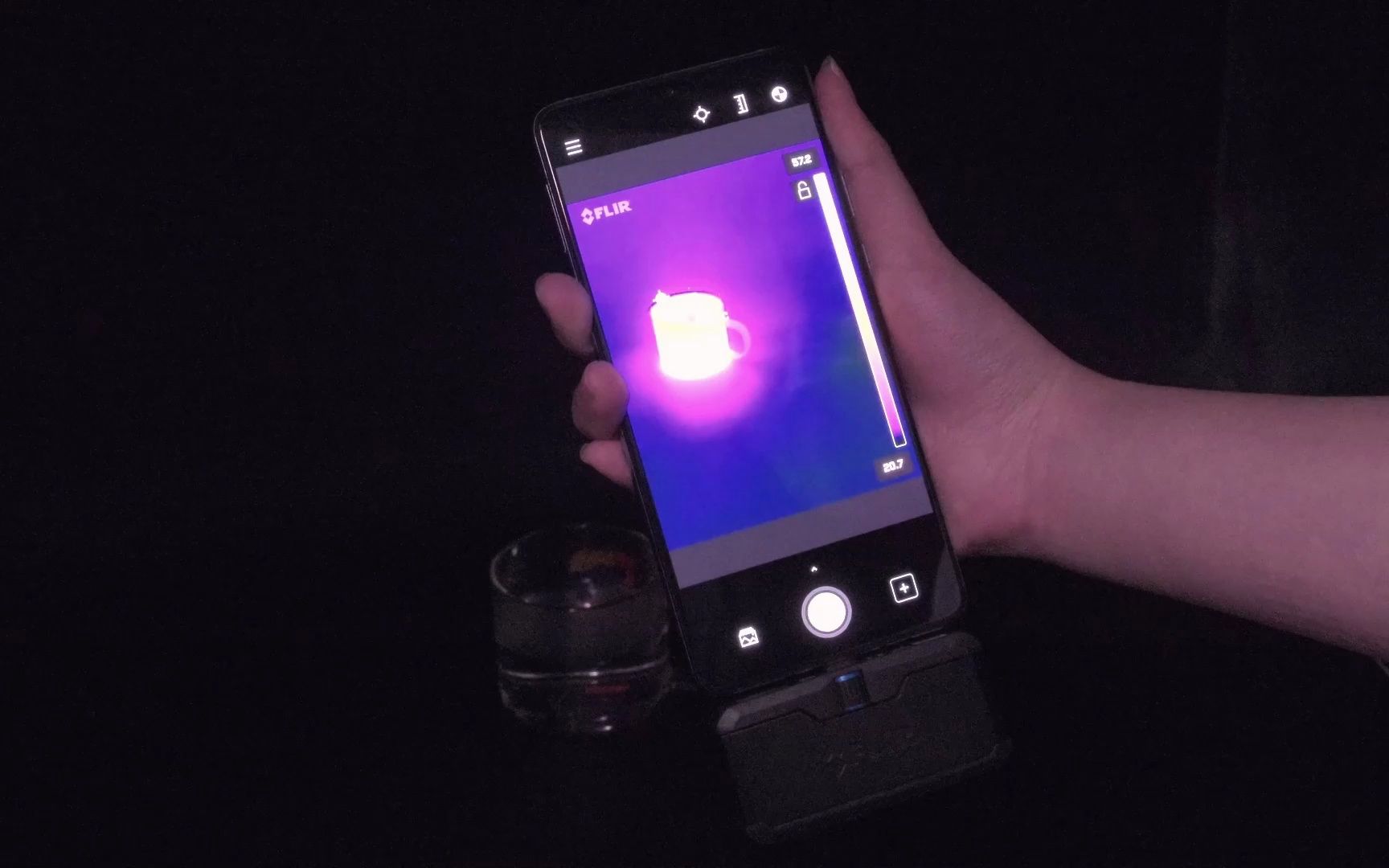 FLIR one pro 菲力尔手机即插式热像仪开箱视频