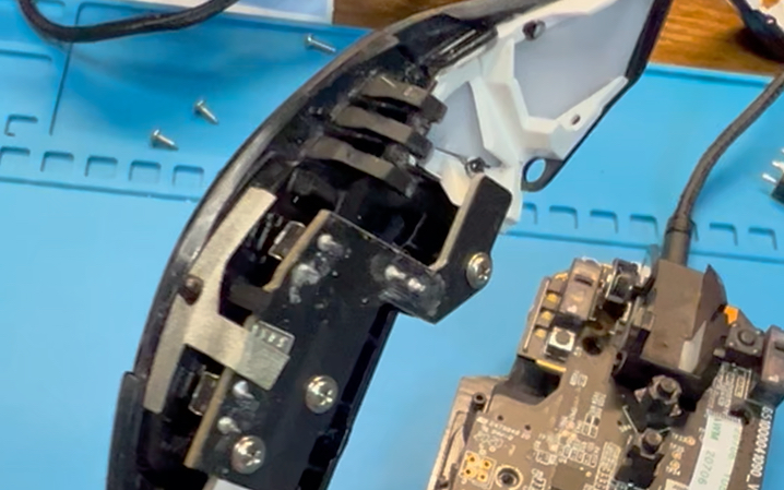 比雷蛇还冷门的海盗船夜刃鼠标拆解更换微动!