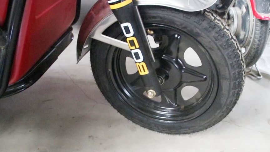 电动车三轮车轮胎一颠一颠的,八成是这3种原因,师傅详细解答