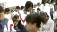 一个学校的家长会 感人泪下