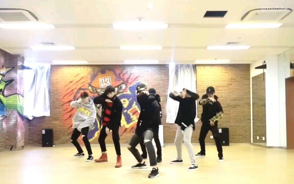 《鸡你太美》完整舞蹈视频,你能找到哪个是坤坤吗?