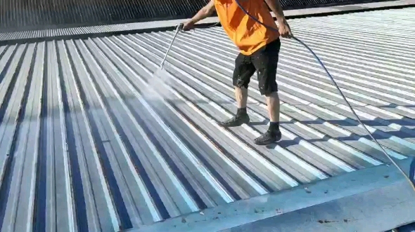 钢结构屋面翻新实际案例教程,50000平米彩钢屋面防水防腐翻新怎么做...