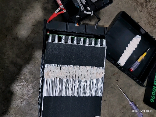 电动车锂电池拆解