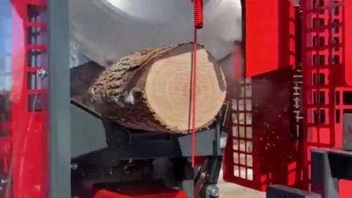 农村小伙自制的切片器,再大的木头也能轻轻松松切成片