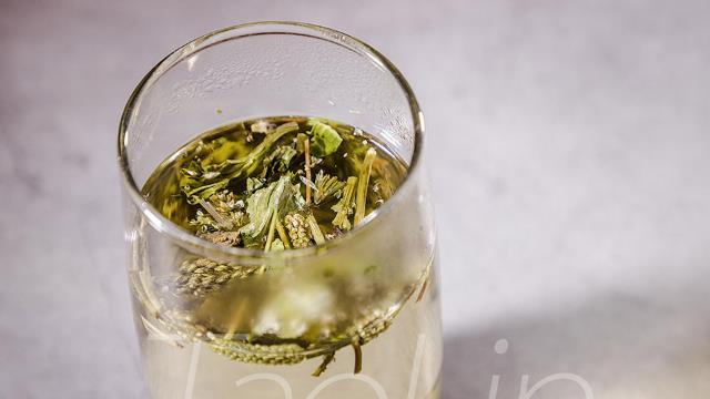 前列腺不好别怕,2味药材泡水喝,修复前列腺,身体更健康