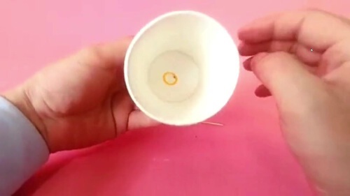 自己用一次性杯做个弦乐器
