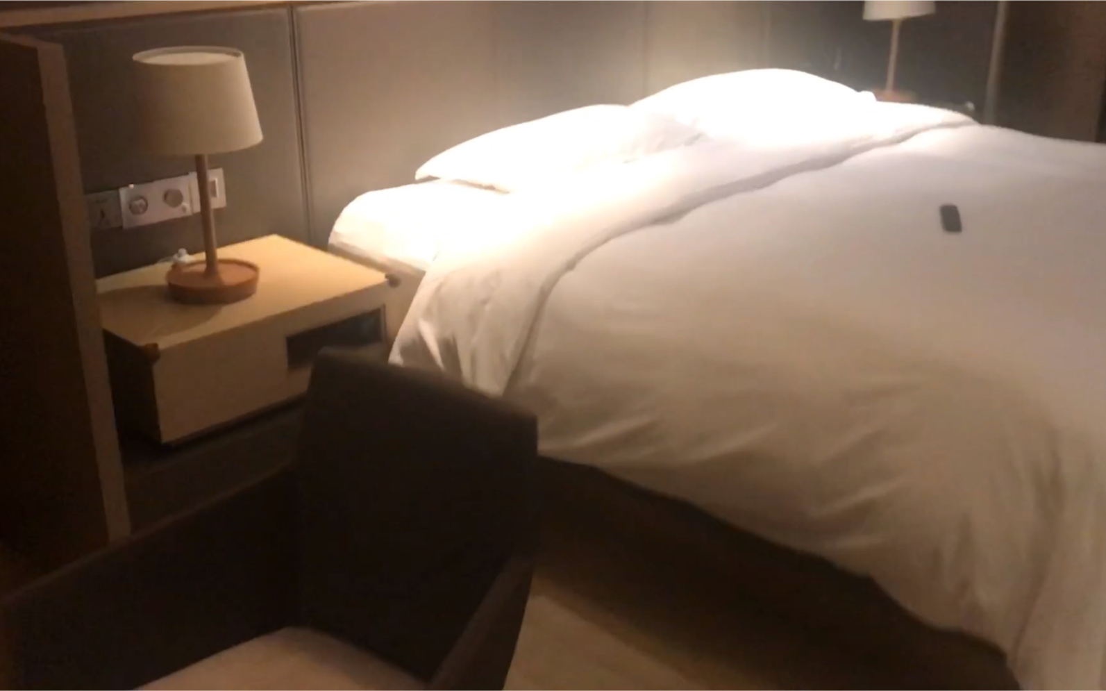 疫情期间的隔离酒店内幕