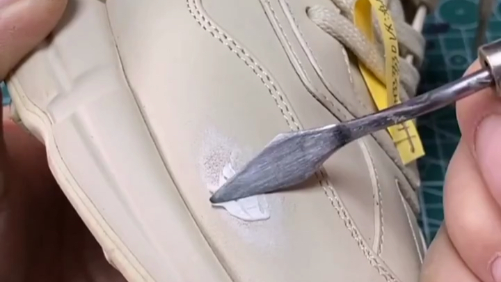 小白鞋破皮修复