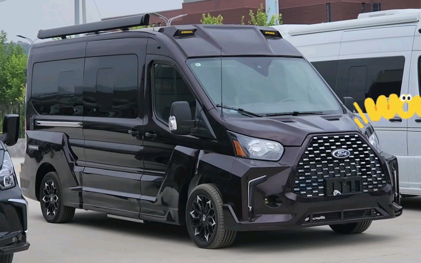 福客特征服者四驱两用商旅房车