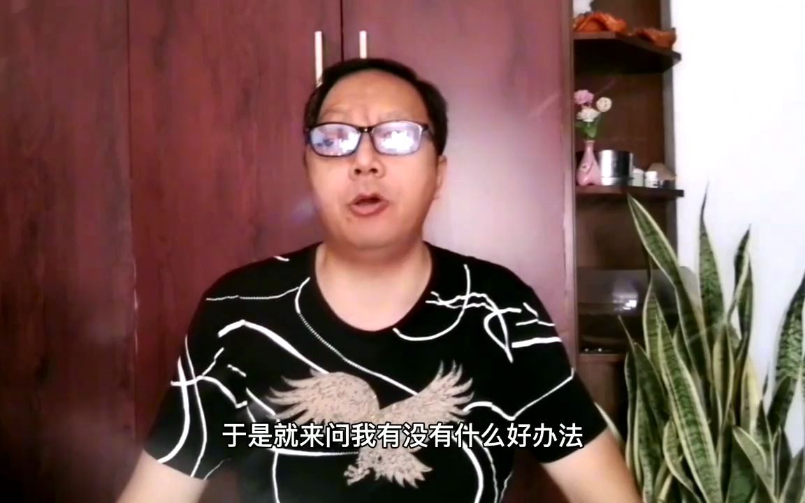 家里厨房的水槽渗水该咋办_用这种方法打胶不用拆水槽,轻松搞定!