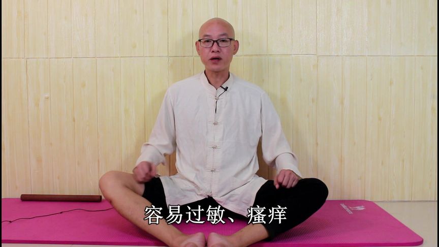 1个穴位,每天敲打3分钟,缓解过敏、红痒、疙瘩,皮肤越来越舒服