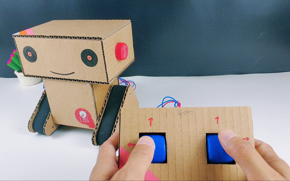 手工达人制作遥控机器人,还是坦克式履带,材料好找制作简单