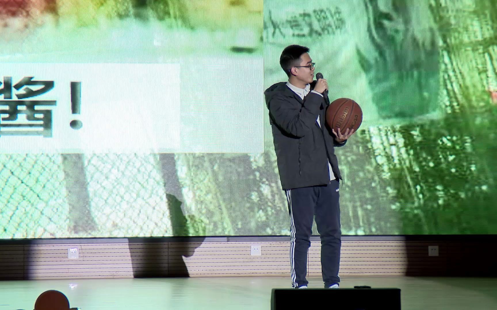 深圳南山某校2021元旦晚会小品表演《正电势》