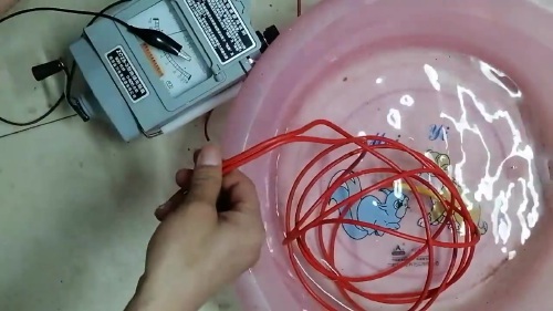 电路小知识:放久的电线,如何测试绝缘层是否损坏?