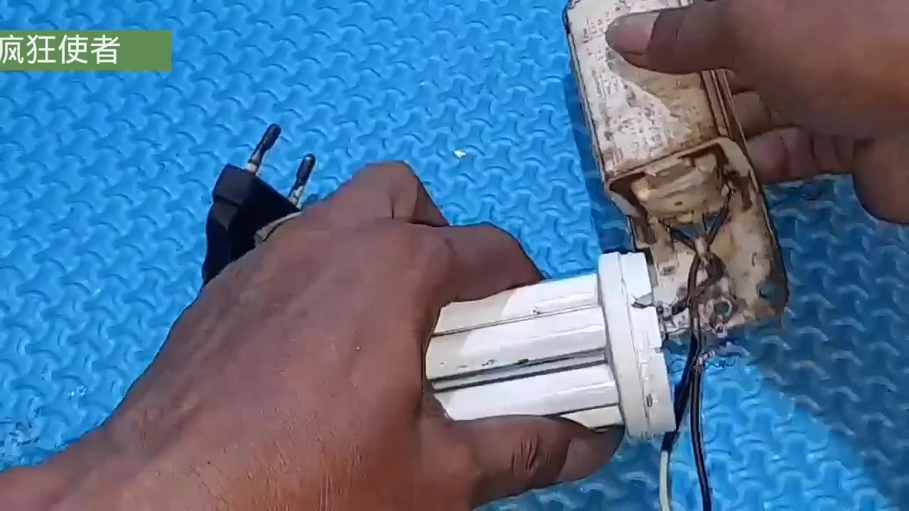 荧光灯离不开镇流器,电感镇流器取代电子镇流器