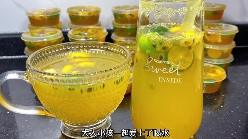 夏天的快乐很简单,来一杯自己做的柠檬青桔百香果茶,酸甜好喝