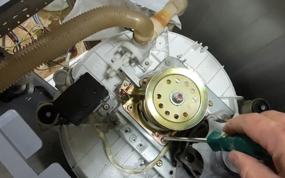 全自动洗衣机离合器坏了怎么换?教你详细步骤,自己换又省好几百
