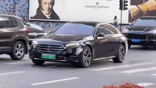 月薪多少才配开奔驰E?算完这笔账我沉默了