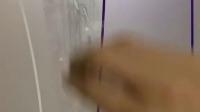 透明胶贴在磨砂玻璃上后就会变透明。 玻璃磨砂后,表面变得凹凸不平,...
