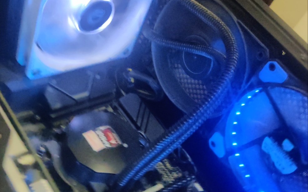 电脑风扇散热器 最好用的清理方法