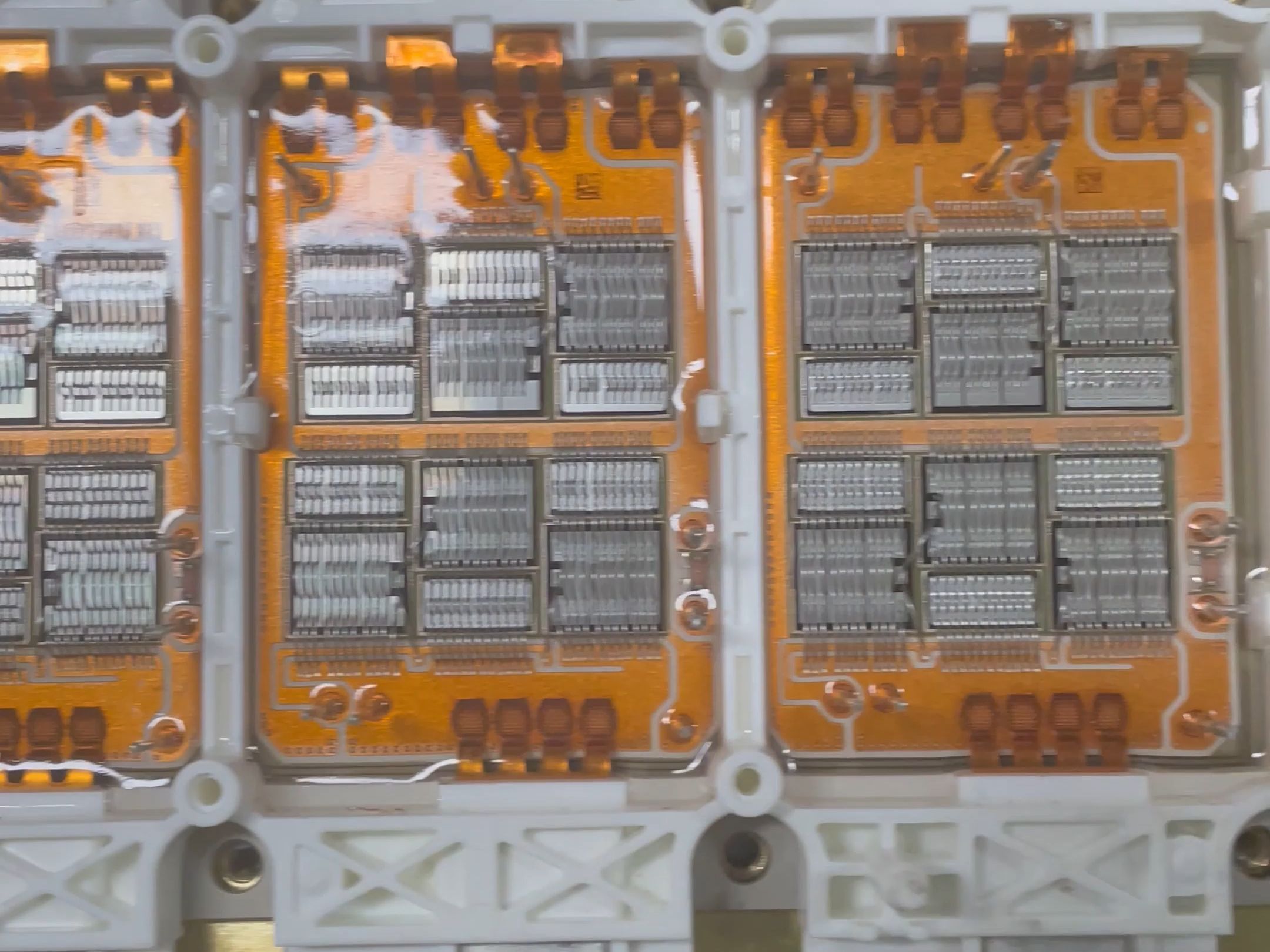 新能源汽车三电系统里,电机控制器核心元件,IGBT模块高低温试验。...