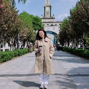 一枚成长中的化学老师 