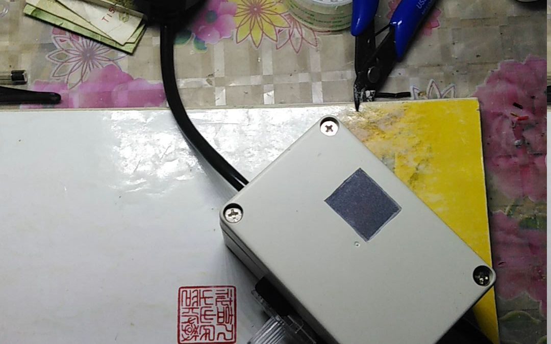 一种防用电器过流/内部短路而引发火灾的警报装置(学生制作)