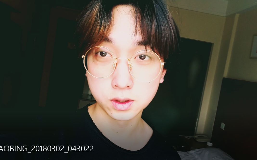 【vlog】被编脏辫的小姐姐弄到抓床单.