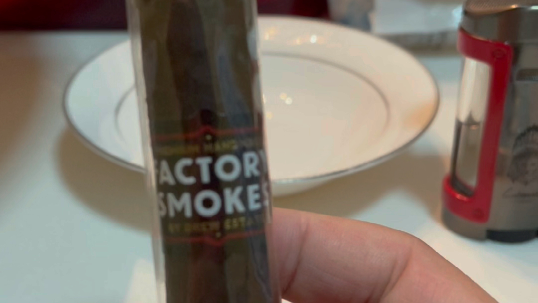 雪茄品吸: Factory Smokes Maduro 罗布图 口感3.0,烟气饱满度3.0,强度...