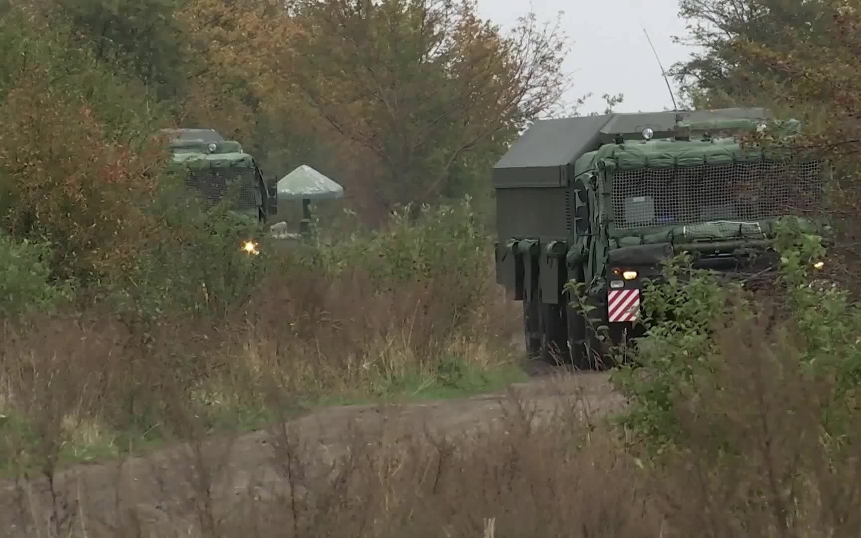 岸防导弹部队的士兵摧毁敌方军舰