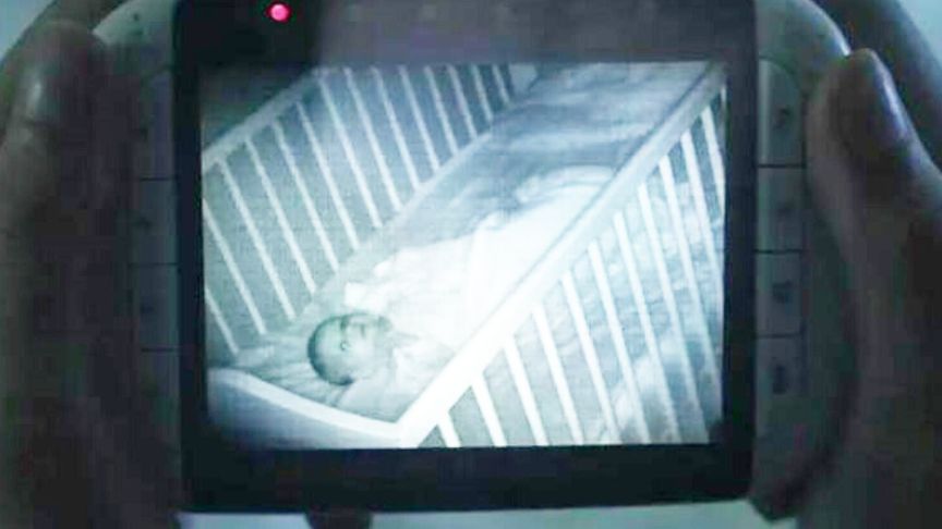 母亲诞下《死产儿》,不愿撤走他的床,因此他天天回到这个家