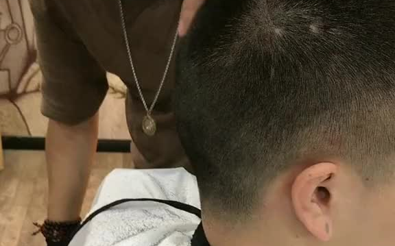 #男士发型 #理发 #男士短发裁剪教程#希望这个视频对大家有所帮助