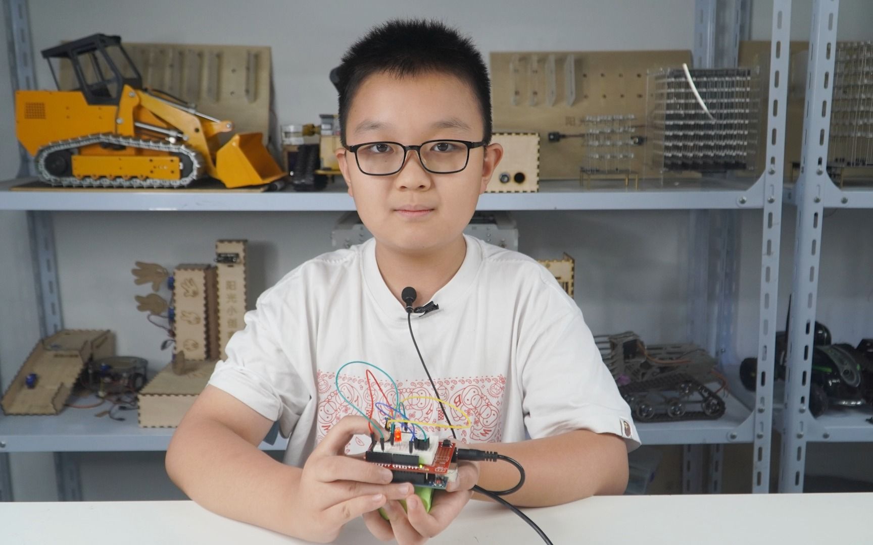 Arduino C语言 升级版抢答器 樊睿熙(四年级)