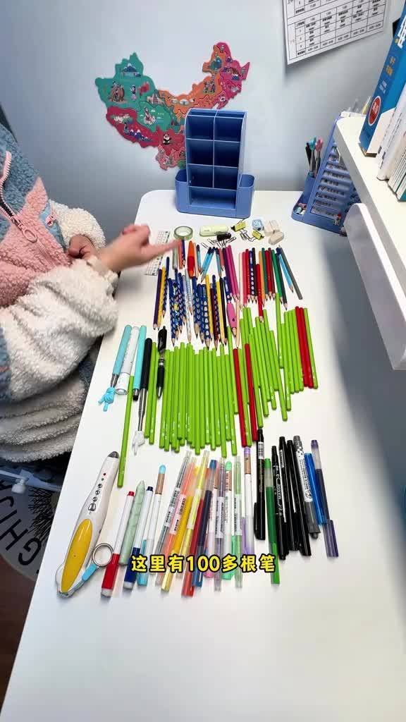 超能装的笔筒,又有颜值,又实用,还能计时