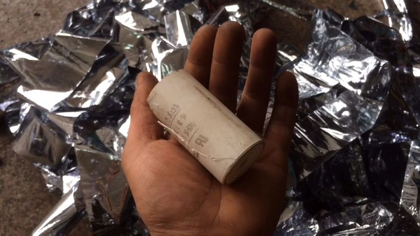 一个电容,拆出这么多薄膜,它是怎样存电的。聚丙烯电容